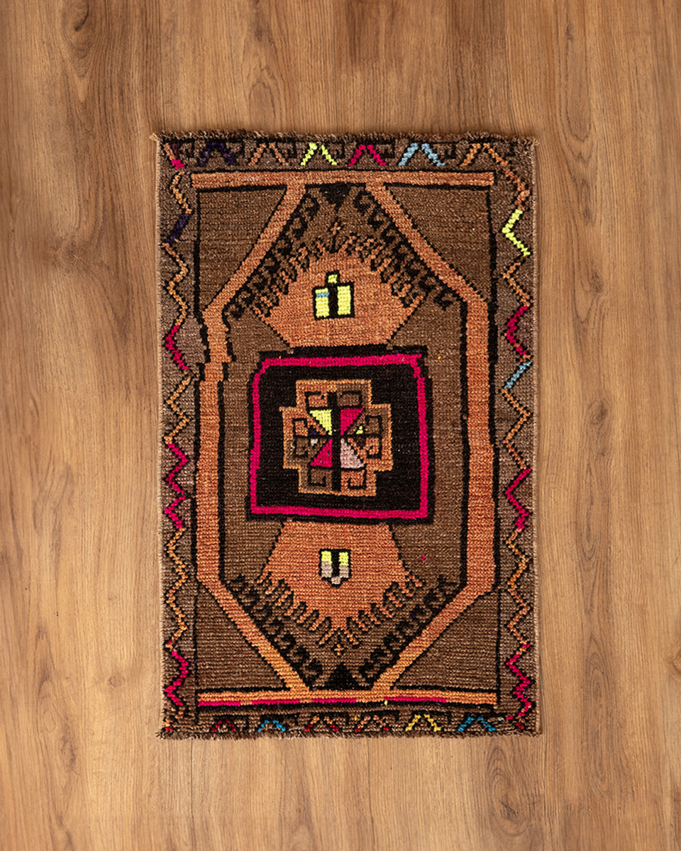 Nomadic Vintage Rugs – Handmade Turkish Mini Rug 2'7" X 1'7"